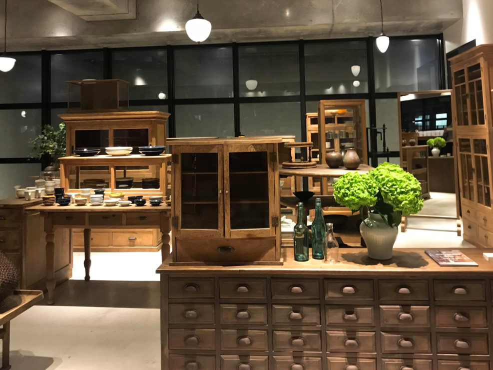 ICCA POP UP STORE店内風景 | ICCA - アンティーク・古道具・和家具を販売するオンラインショップ
